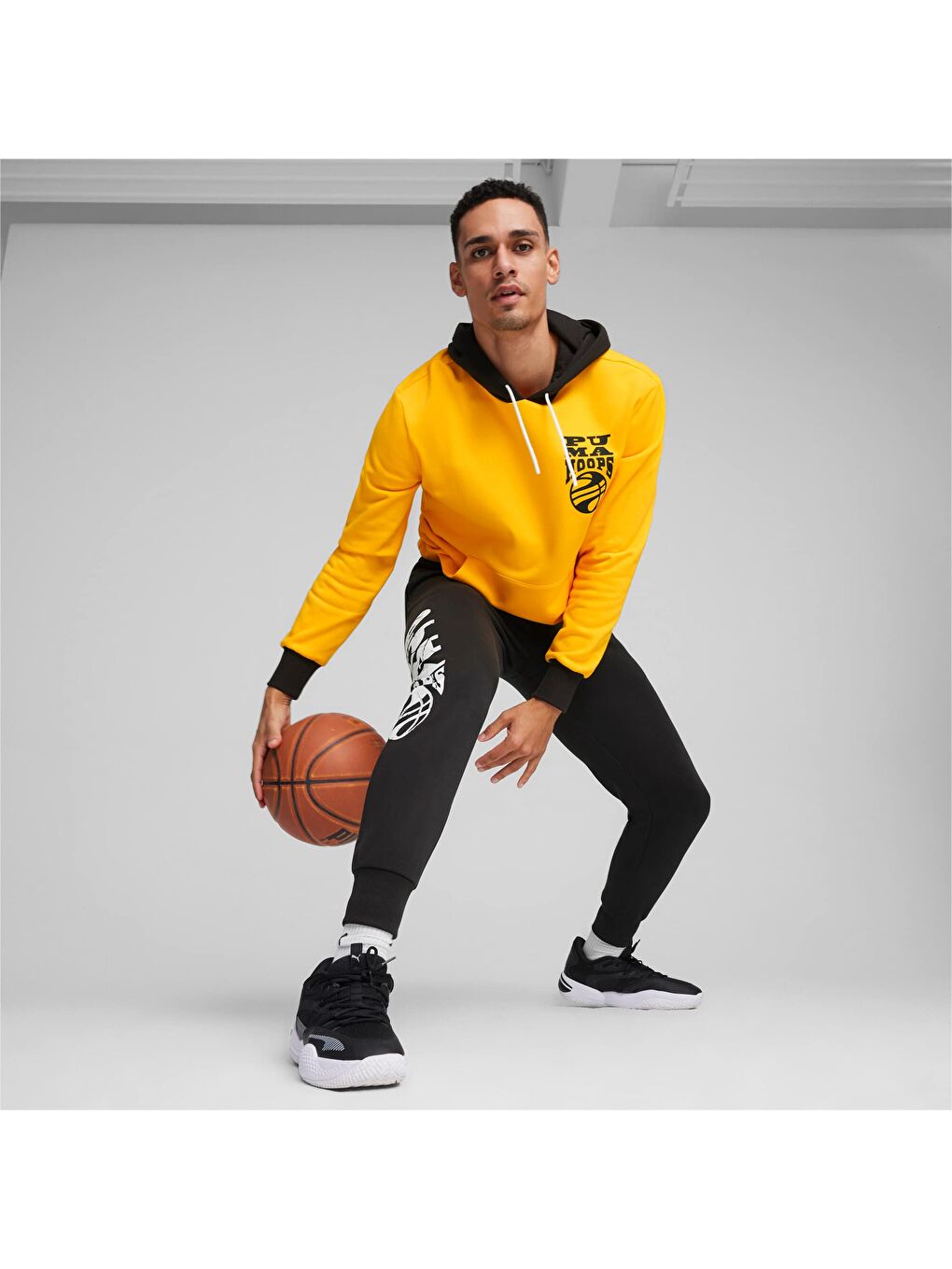 Puma Sarı Posterize 2.0 Basketball Erkek Kapüşonlu SWEATSHIRT ...