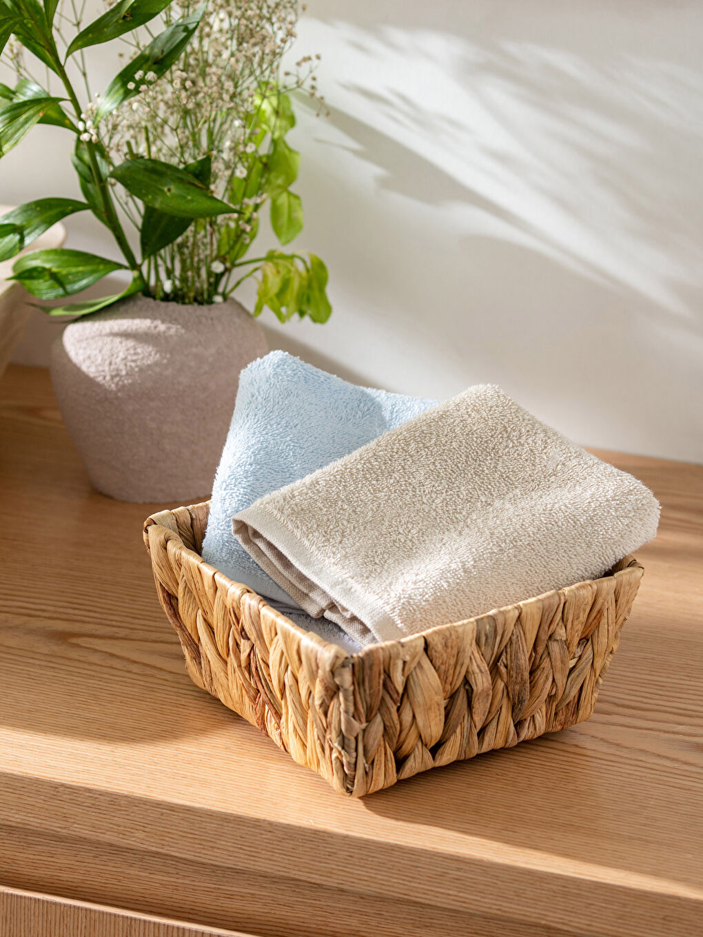 LCW HOME Plain Cotton Hand Towel 30x50 Cm - S2K599Z8-SCC - LC Waikiki