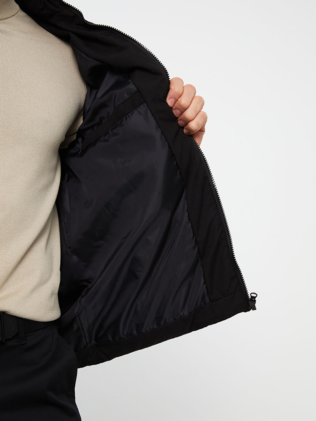 LCW ECO Siyah Slim Fit Dik Yaka Erkek Şişme Mont - W31903Z8-J0F | LCW