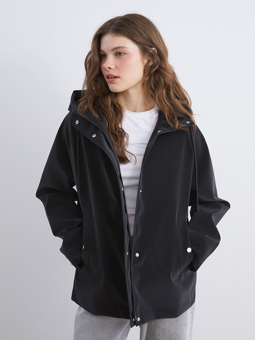 XSIDE Imperméable pour Femmes en Similicuir Surdimensionné à Capuche -W54826Z8-CVL - LC Waikiki