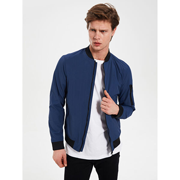 LCW CASUAL Slim Fit Kolej Yaka Bomber İnce Erkek Mont LCW CASUAL Slim Fit Kolej Yaka Bomber İnce Erkek Mont