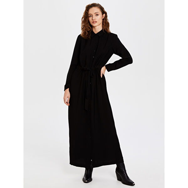 Dokulu Kumaştan Kuşaklı Uzun Elbise