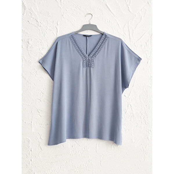 Yakası Fistolu Viskon Bluz Yakası Fistolu Viskon Bluz