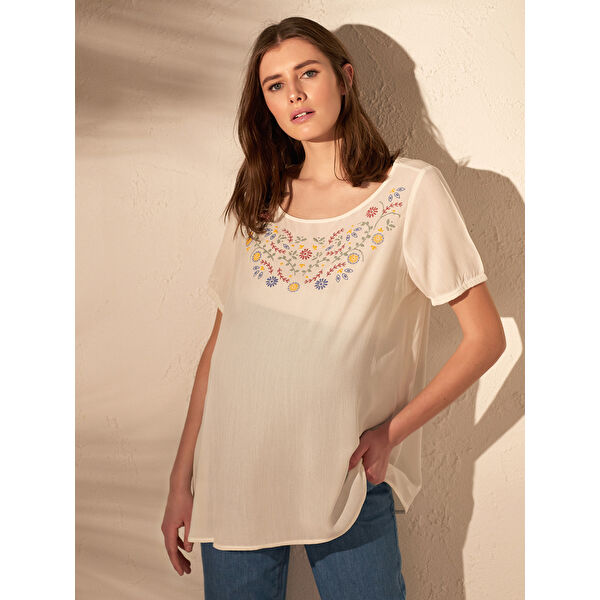 Yakası İşlemeli Hamile Bluz
