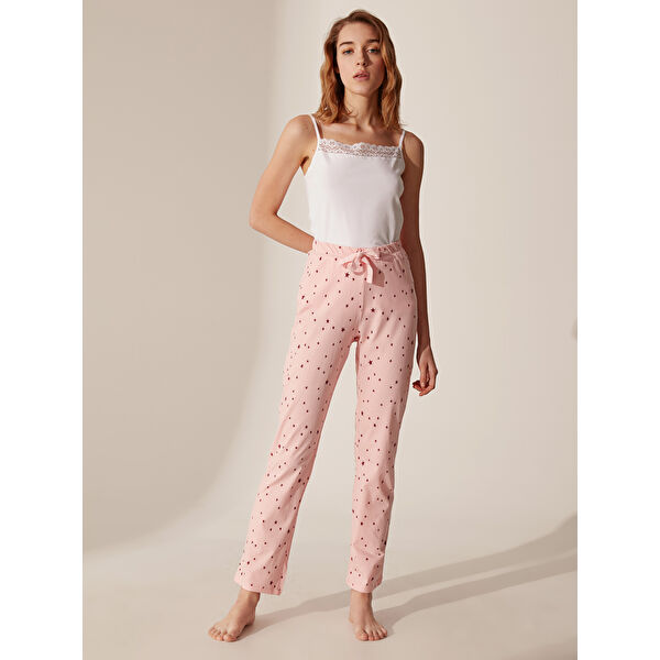 Dantel Detaylı Kare Yaka Pamuklu Atlet Dantel Detaylı Kare Yaka Pamuklu Atlet