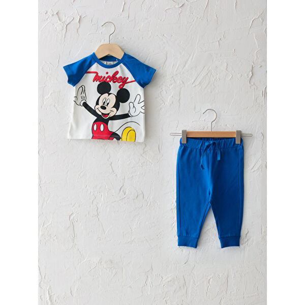 Bisiklet Yaka Kısa Kol Mickey Mouse Baskılı Erkek Bebek Tişört ve Jogger Pantolon 2'li Bisiklet Yaka Kısa Kol Mickey Mouse Baskılı Erkek Bebek Tişört ve Jogger Pantolon 2'li