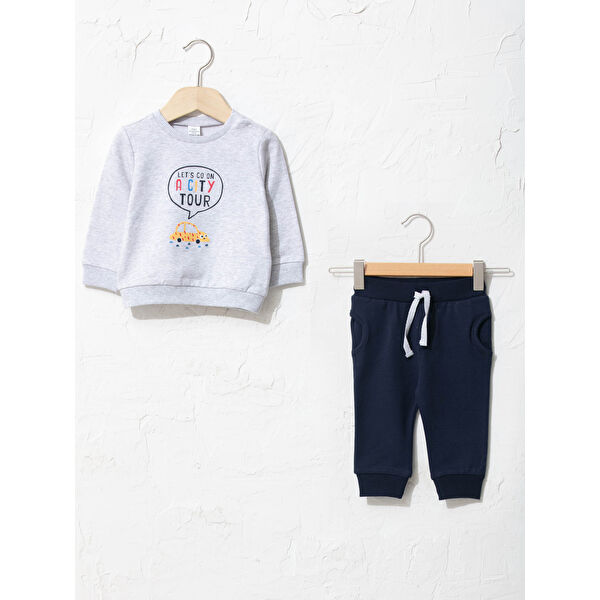 Bisiklet Yaka Uzun Kol Baskılı Erkek Bebek Sweatshirt ve Jogger Pantolon 2'li Bisiklet Yaka Uzun Kol Baskılı Erkek Bebek Sweatshirt ve Jogger Pantolon 2'li
