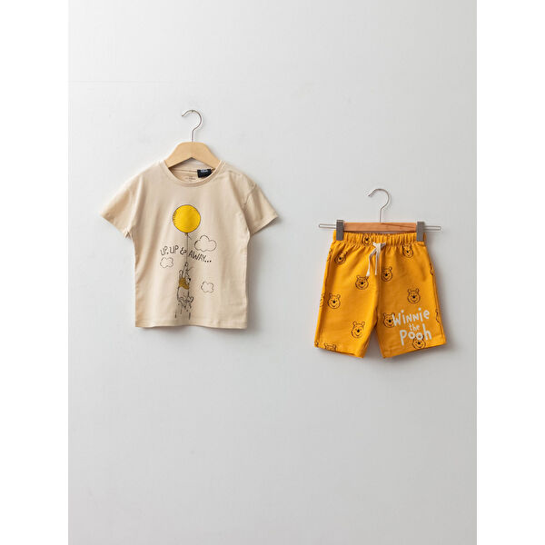Polo Yaka Kısa Kollu Winnie the Pooh Baskılı Pamuklu Tişört ve Şort 2'li Takım Polo Yaka Kısa Kollu Winnie the Pooh Baskılı Pamuklu Tişört ve Şort 2'li Takım