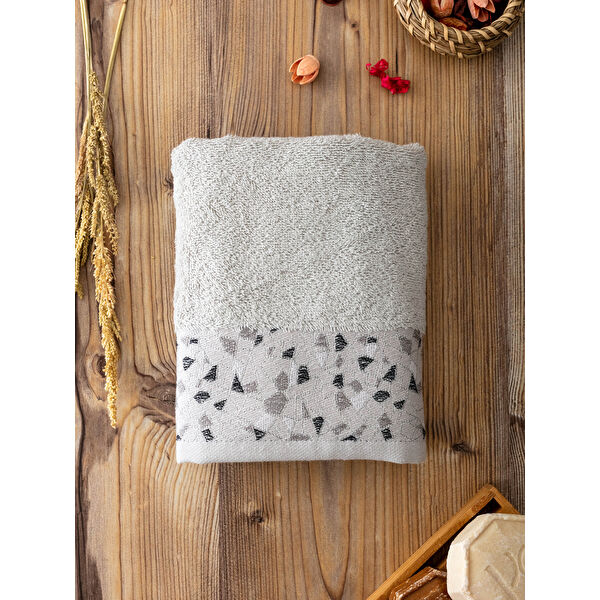 Renkli Nakış Detaylı Yüz Havlusu 50x80 Cm