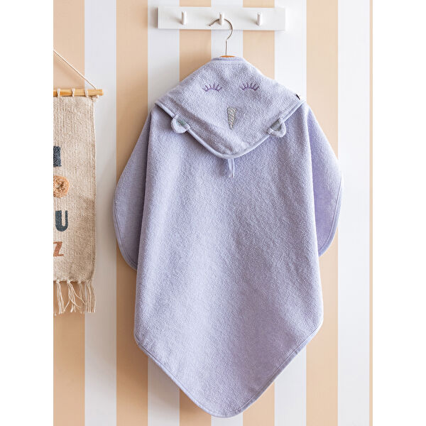 Nakışlı Kapüşonlu Kız Bebek Havlusu 75x75 Cm Nakışlı Kapüşonlu Kız Bebek Havlusu 75x75 Cm