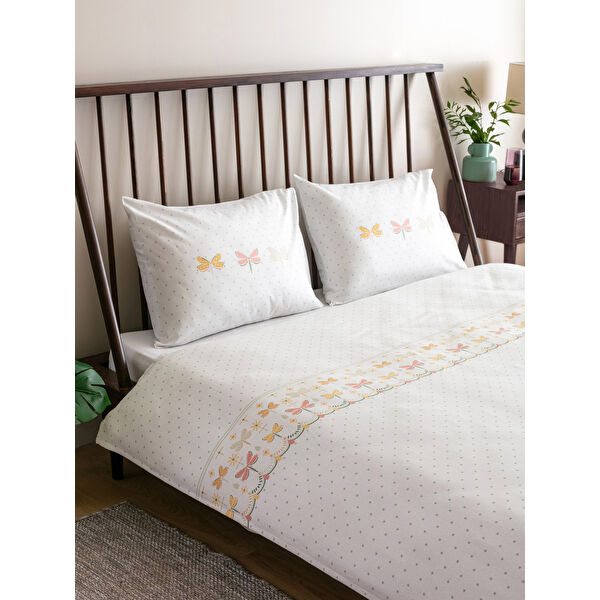 Kelebek Desenli Pamuklu Çift Kişilik Pike Seti Kelebek Desenli Pamuklu Çift Kişilik Pike Seti