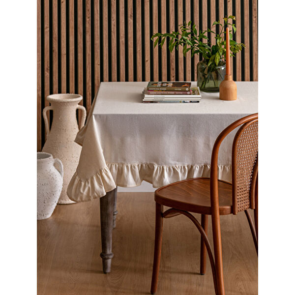Fırfır Detaylı Pamuklu Masa Örtüsü 150x200 Cm