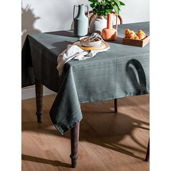 Çizgi Desenli Masa Örtüsü 150x200 Cm