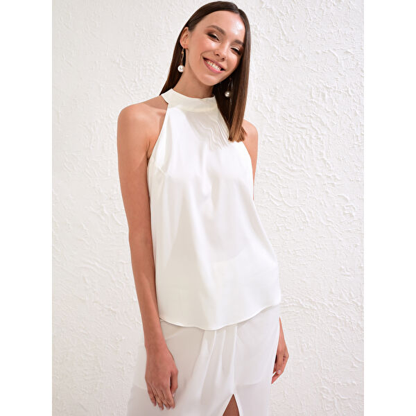 Save The Date Sırtı Dantel Detaylı Halter Yaka Bluz Save The Date Sırtı Dantel Detaylı Halter Yaka Bluz