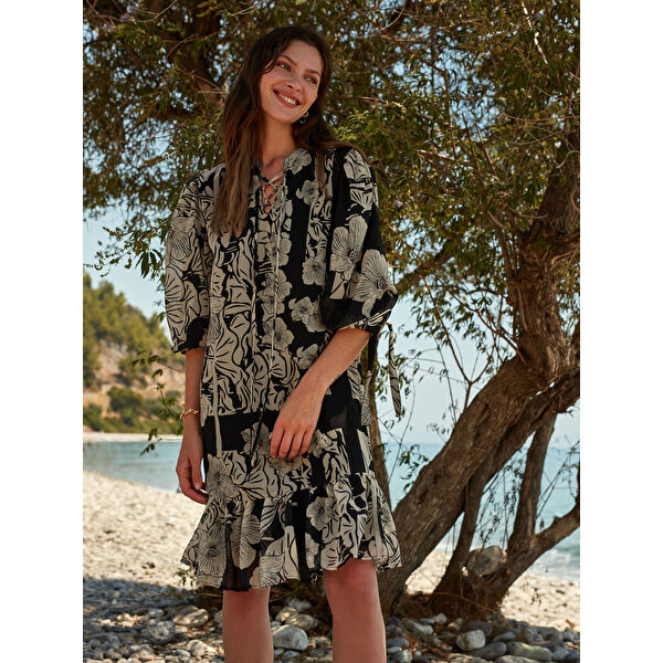 OOPSCOOL X LCWAIKIKI ÇİÇEK DESENLİ FIRFIRLI ELBİSE