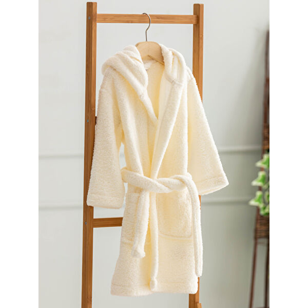 Kız Çocuk Nakış Detaylı Bornoz