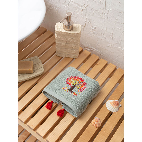 Nakış Detaylı Püsküllü El Havlusu 30x50 Cm Nakış Detaylı Püsküllü El Havlusu 30x50 Cm