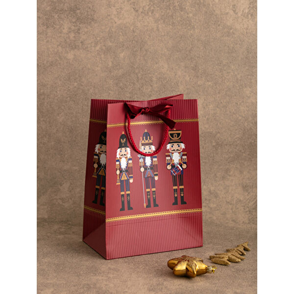 Yılbaşı Temalı Baskılı Kağıt Hediye Paketi 22x31 Cm Yılbaşı Temalı Baskılı Kağıt Hediye Paketi 22x31 Cm