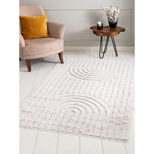 Kendinden Desenli Püsküllü Halı 120x180 Cm