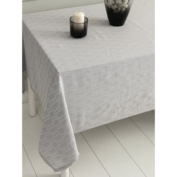 Kendinden Desenli Jakarlı Masa Örtüsü 150x250 Cm Kendinden Desenli Jakarlı Masa Örtüsü 150x250 Cm