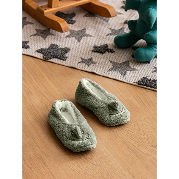3D Aplike Detaylı Pelüş Çocuk Ev Patiği 3D Aplike Detaylı Pelüş Çocuk Ev Patiği
