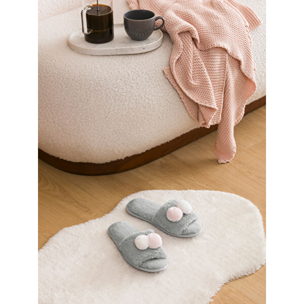 Ponpon Detaylı Pelüş Kadın Ev Terliği