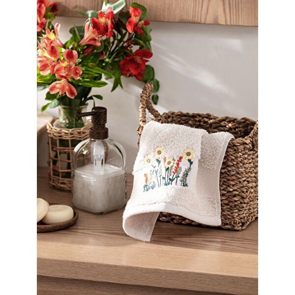 Ayçiçek Nakışlı El Havlusu 30x50 Cm Ayçiçek Nakışlı El Havlusu 30x50 Cm