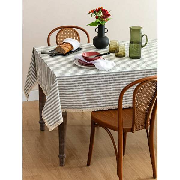 Dantel Detaylı Çizgili Masa Örtüsü 150x200 Cm