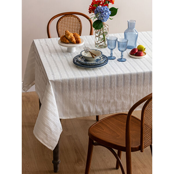 Çizgili Masa Örtüsü 140x180 Cm