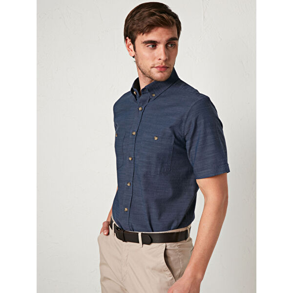 LCW BASIC Regular Fit Kısa Kollu Poplin Gömlek LCW BASIC Regular Fit Kısa Kollu Poplin Gömlek
