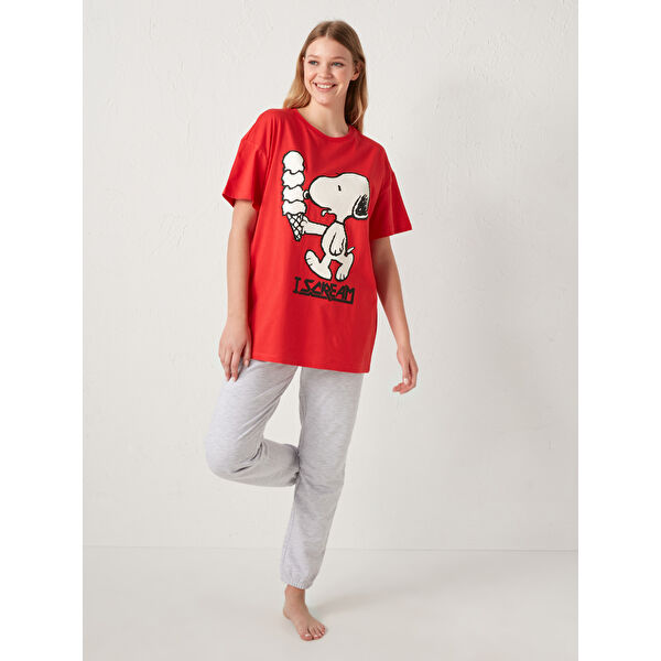 LCW DREAM Snoopy Baskılı Pijama Takımı LCW DREAM Snoopy Baskılı Pijama Takımı