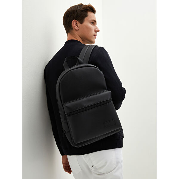 Etiket Baskılı Deri Görünümlü Erkek Sırt Çantası Etiket Baskılı Deri Görünümlü Erkek Sırt Çantası