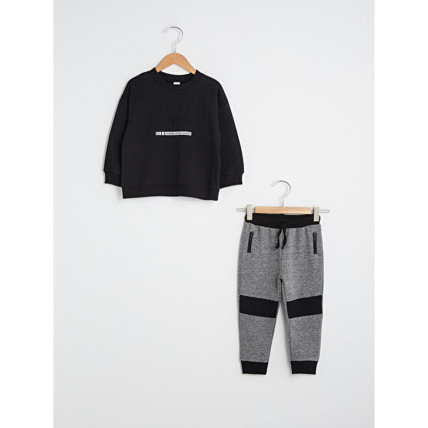 Bisiklet Yaka Uzun Kol Baskılı ve Renk Bloklu Erkek Bebek Sweatshirt ve Jogger Pantolon 2'li Bisiklet Yaka Uzun Kol Baskılı ve Renk Bloklu Erkek Bebek Sweatshirt ve Jogger Pantolon 2'li