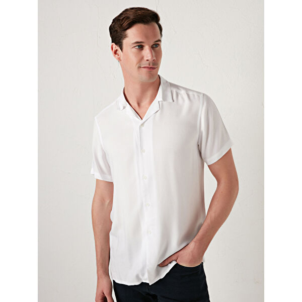 LCW VISION Slim Fit Kısa Kollu Resort Yaka Gömlek LCW VISION Slim Fit Kısa Kollu Resort Yaka Gömlek