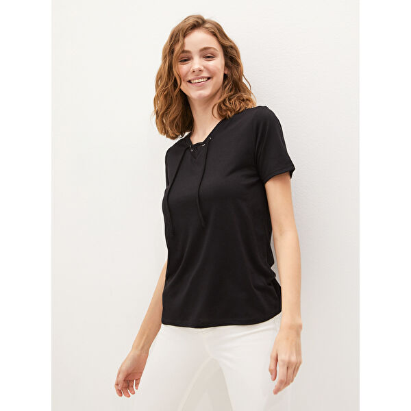 LCW BASIC V Yaka Bağlama Detaylı Kısa Kollu Kadın Bluz LCW BASIC V Yaka Bağlama Detaylı Kısa Kollu Kadın Bluz