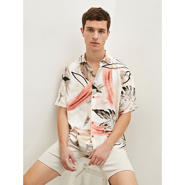 LCW CASUAL Oversize Resort Yaka Kısa Kollu Poplin Erkek Gömlek LCW CASUAL Oversize Resort Yaka Kısa Kollu Poplin Erkek Gömlek
