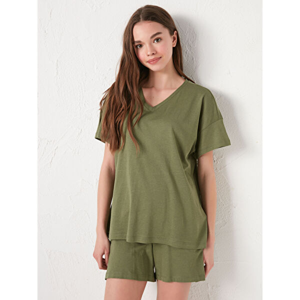 LCW DREAM V Yaka Düz Kısa Kollu Modal Karışımlı Kumaş Kadın Şortlu Pijama Takımı LCW DREAM V Yaka Düz Kısa Kollu Modal Karışımlı Kumaş Kadın Şortlu Pijama Takımı