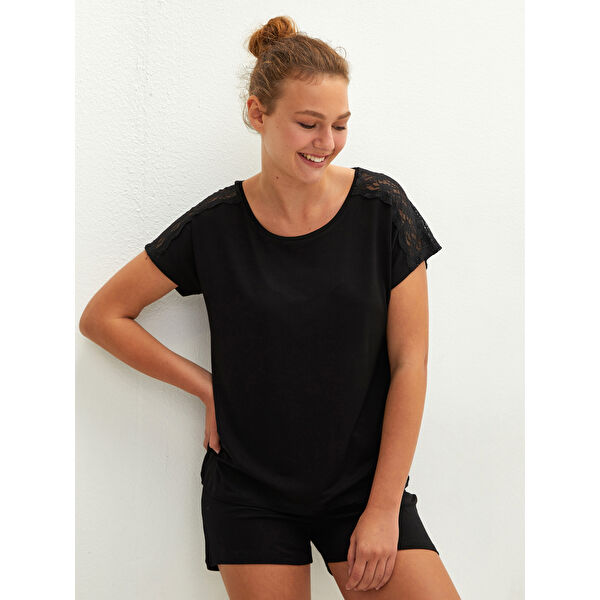 LCW DREAM Bisiklet Yaka Dantel Detaylı Kısa Kollu Şortlu Kadın Pijama Takımı