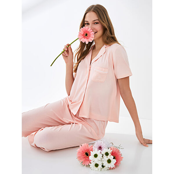 LCW DREAM Gömlek Yaka Nakış Detaylı Kısa Kollu Viskon Kadın Bride Pijama Takımı LCW DREAM Gömlek Yaka Nakış Detaylı Kısa Kollu Viskon Kadın Bride Pijama Takımı