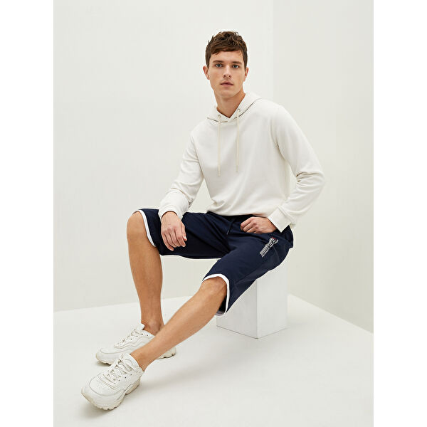 LCW CASUAL Standart Kalıp Baskılı Erkek Bermuda Şort LCW CASUAL Standart Kalıp Baskılı Erkek Bermuda Şort