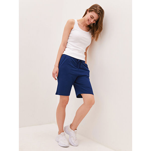 Beli Lastikli Bağlama Detaylı Düz Kadın Şort Beli Lastikli Bağlama Detaylı Düz Kadın Şort