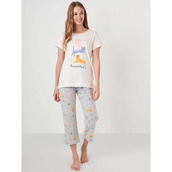 LCW DREAM Bisiklet Yaka Baskılı Kısa Kollu Pamuklu Kadın Caprili Pijama Takımı