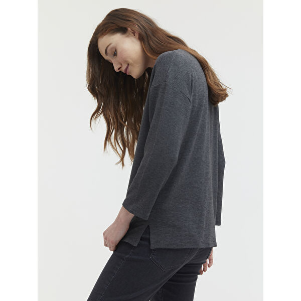 LCW CLASSIC V Yaka Taş Kelebek Baskılı Tişört LCW CLASSIC V Yaka Taş Kelebek Baskılı Tişört