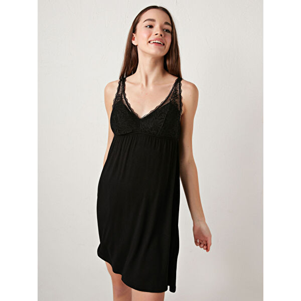 LCW DREAM V Yaka Dantel Detaylı İnce Askılı Viskon Kadın Gecelik LCW DREAM V Yaka Dantel Detaylı İnce Askılı Viskon Kadın Gecelik