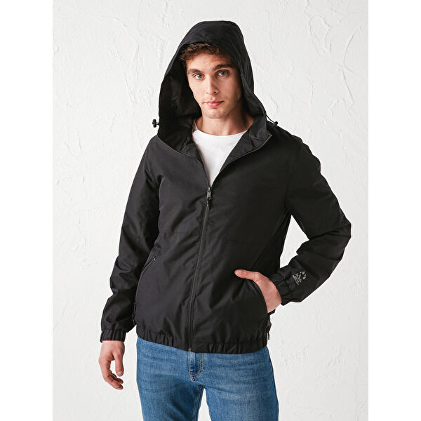 Slim Fit Dik Yaka Kapüşonlu İnce Erkek Yağmurluk Slim Fit Dik Yaka Kapüşonlu İnce Erkek Yağmurluk