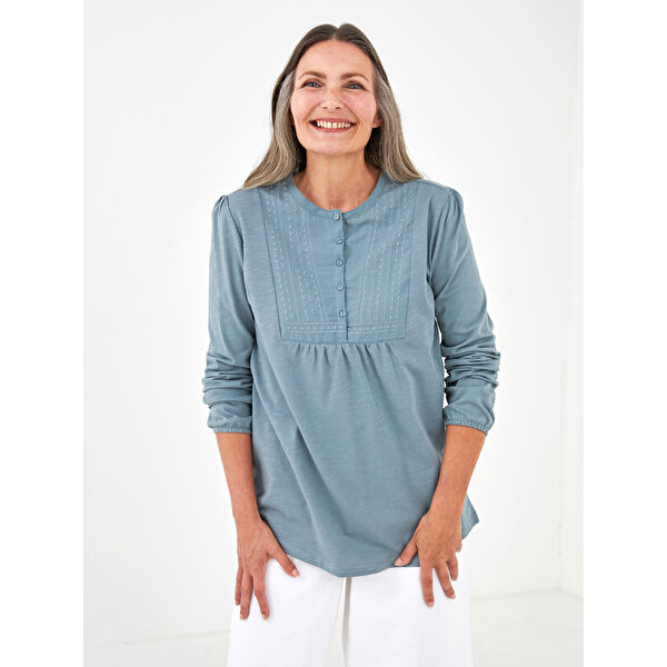 LCW GRACE Bisiklet Yaka Düğme Detaylı Nakışlı Bluz LCW GRACE Bisiklet Yaka Düğme Detaylı Nakışlı Bluz