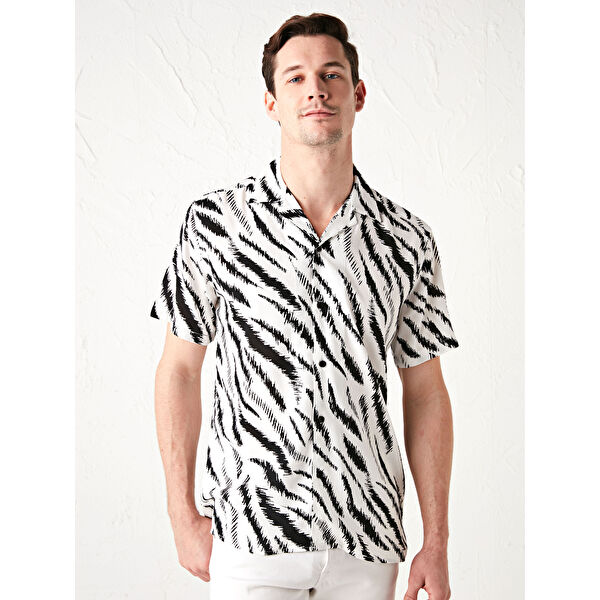 LCW VISION Slim Fit Resort Yaka Kısa Kollu Desenli Viskon Erkek Gömlek LCW VISION Slim Fit Resort Yaka Kısa Kollu Desenli Viskon Erkek Gömlek