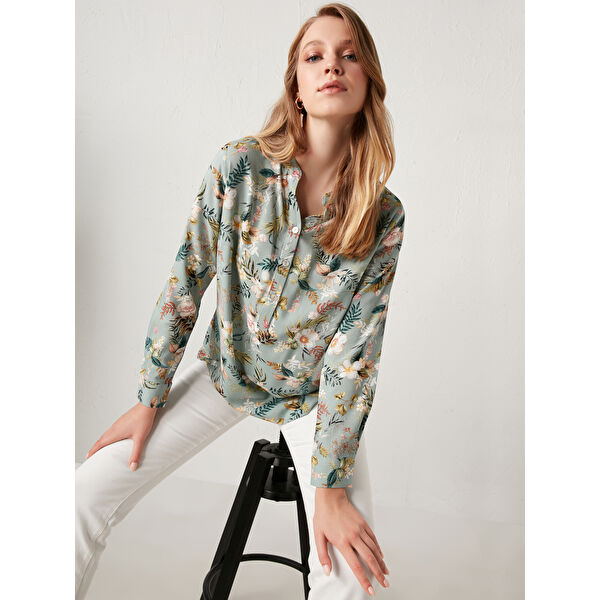 LCW GRACE Kaçık Yaka Çiçek Baskılı Poplin Bluz LCW GRACE Kaçık Yaka Çiçek Baskılı Poplin Bluz