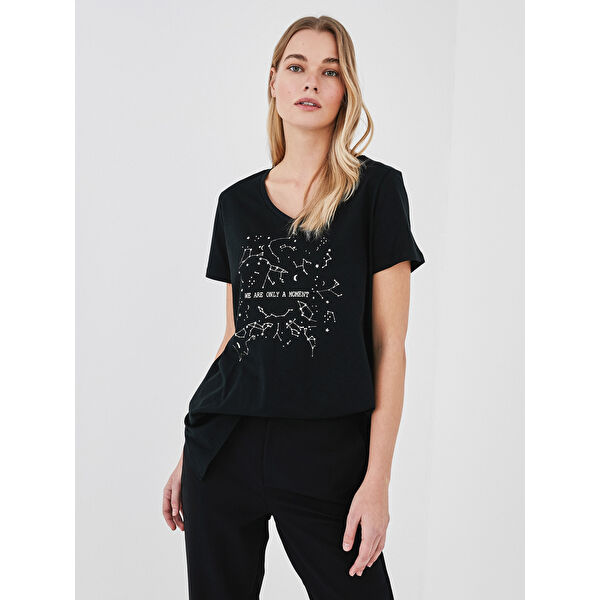 LCW CLASSIC V Yaka Slogan Baskılı Kısa Kollu Kadın Tişört