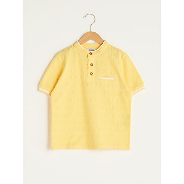 Hakim Yaka Kendinden Desenli Kısa Kollu Erkek Çocuk Tişört